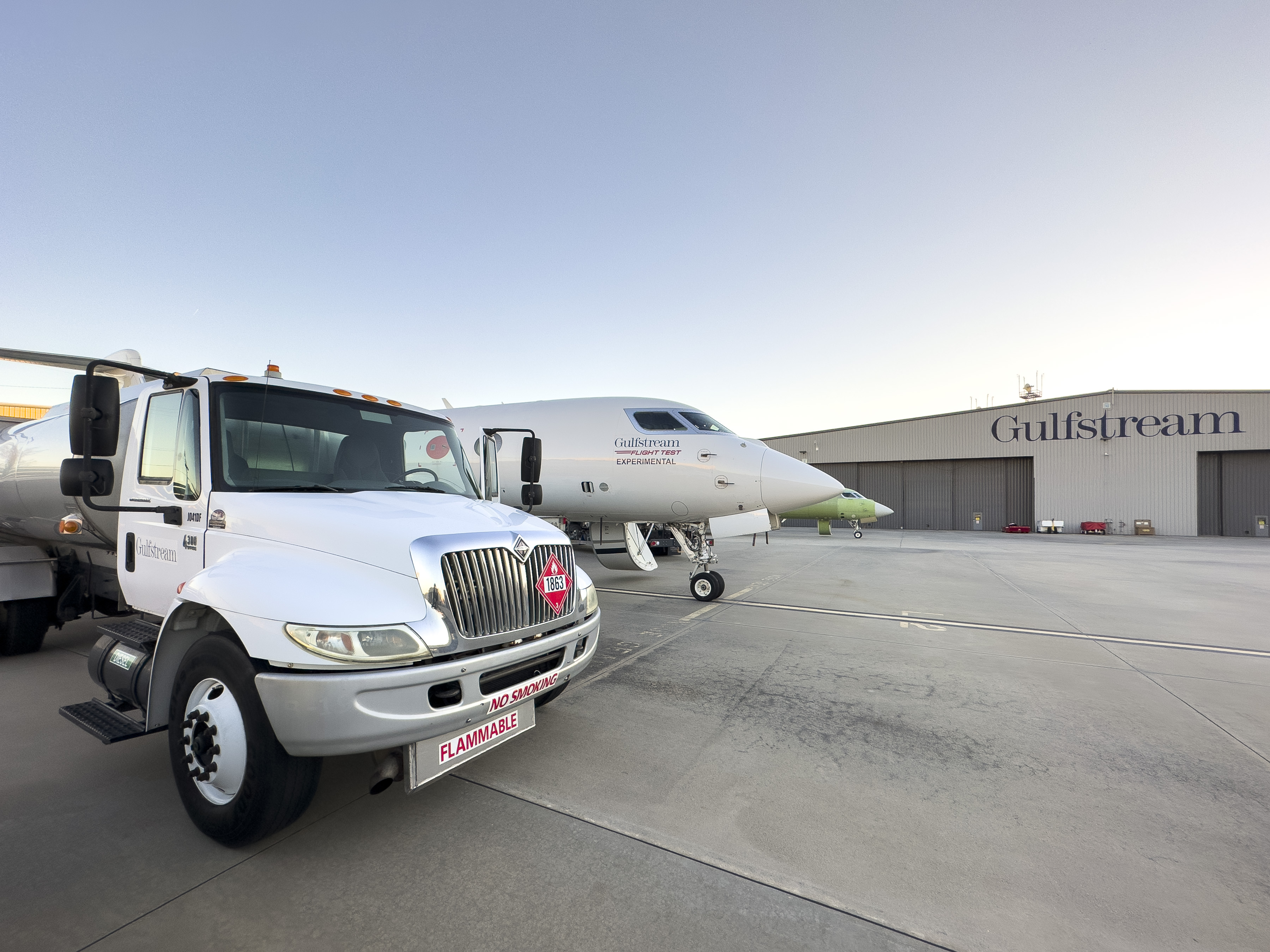 Gulfstream makes 100% Sustainable Aviation Fuel flight | Business ...