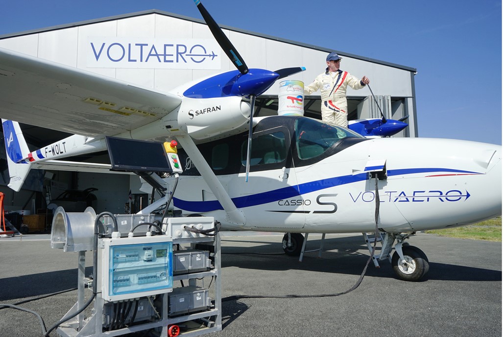 VoltAero performs first flight of an electric-hybrid aircraft with 100% ...