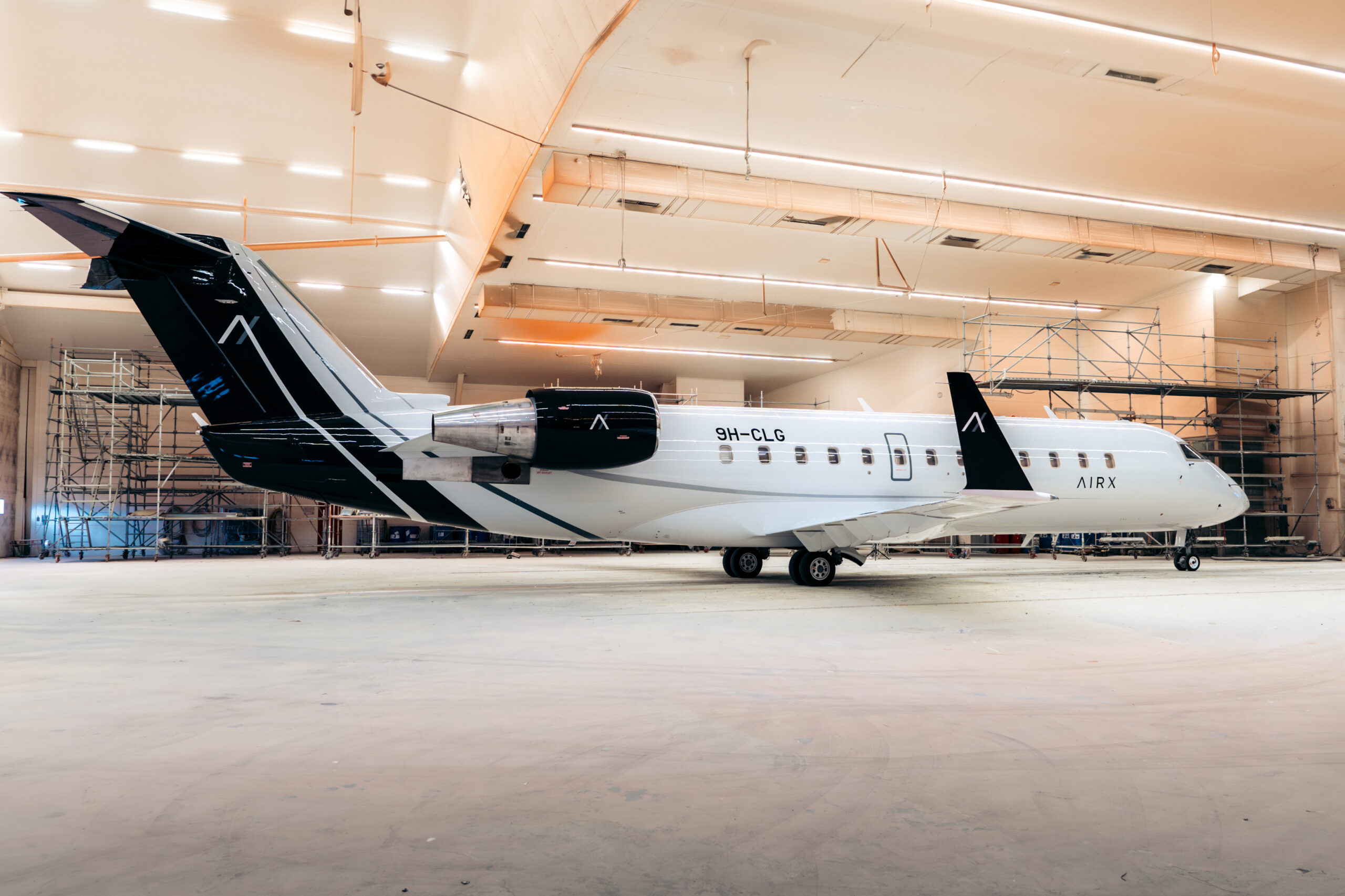AirX unveils new Challenger 850 livery | Business Airport International